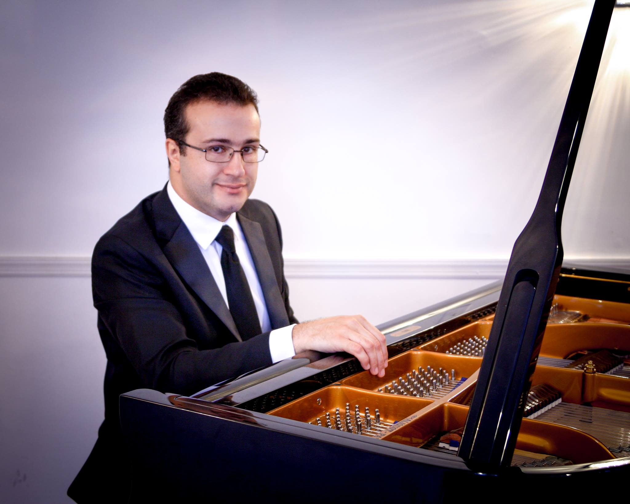 Gleb Ivanov “From Bach to Liszt to Schubert” - Harwood Museum of Art
